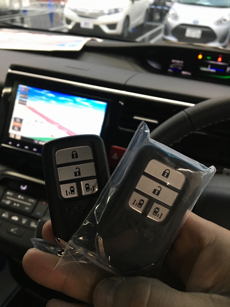 【岐阜ホンダ・H29ステップワゴンのスマートキー・イモビライザー追加もおまかせ下さい】岐阜市加納新本町・鍵の専門店さかえロック ｜2018.3 ...